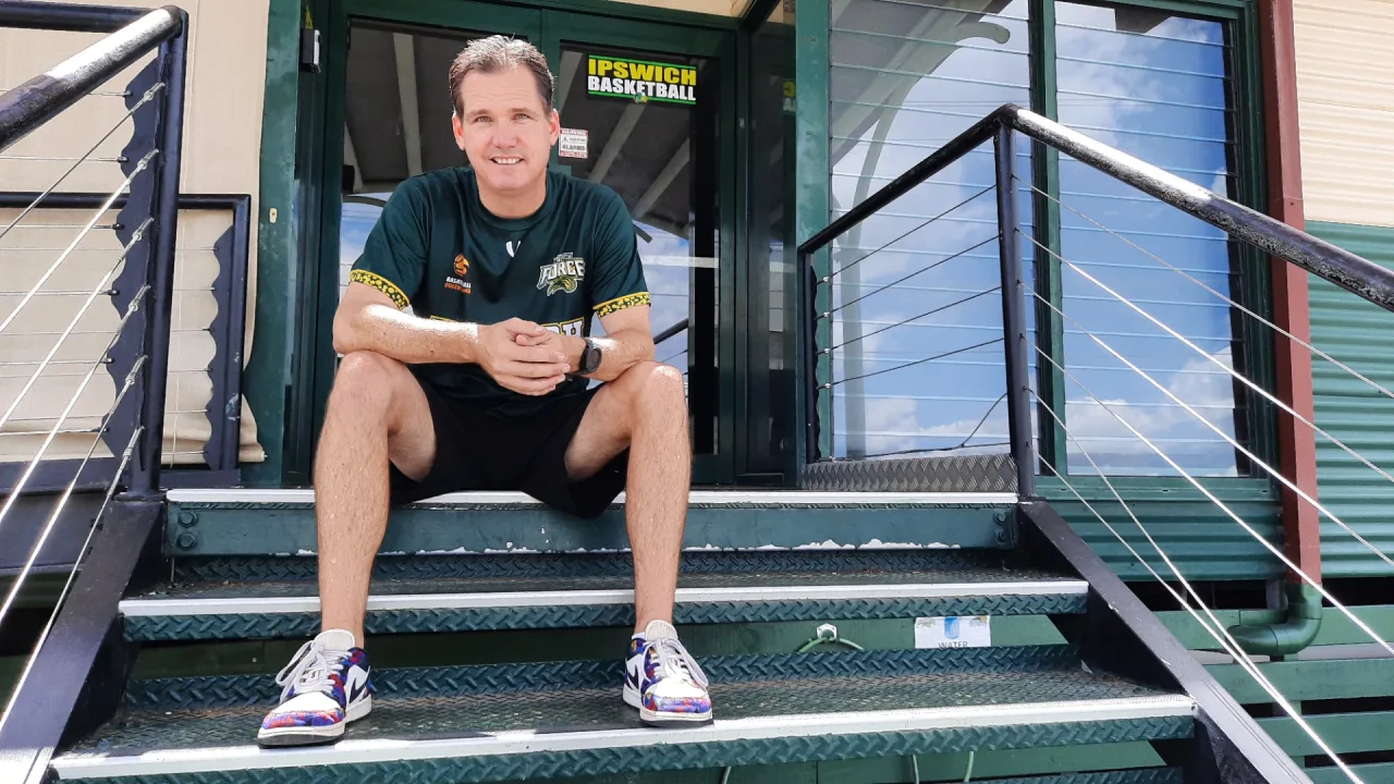 BREAKING NEWS : Head coach of ips