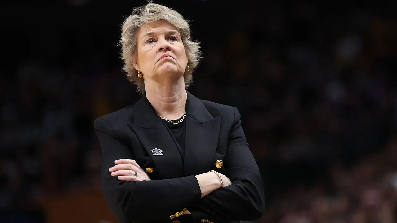 Iowa Hawkeyes head coach Lisa Bluder has being suspended due..